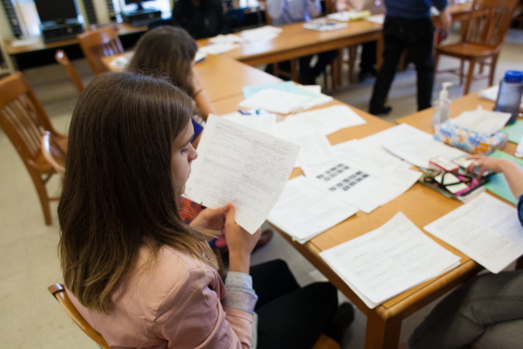 Identify and Examine the Research Lesson - The Lesson Study Group